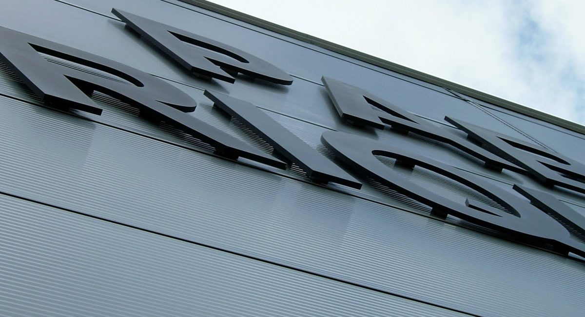 Rótulo corpóreo PVC - Norneón